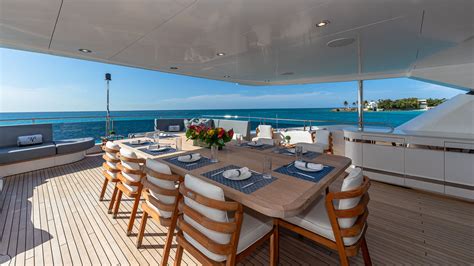 Bridge Deck Aft Motor Yacht Tc