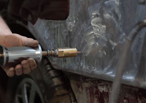 Débosselage de carrosserie le guide complet GPA