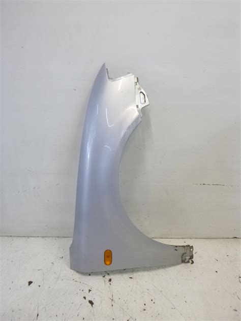 Błotnik Prawy VW Passat B5 LB7Z 98r Błotnik Prawy VW Passat B5 LB7Z