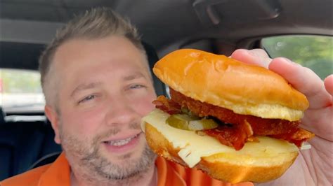 Popeyes New Blackened Bacon Cheese Chicken Sandwich Youtube