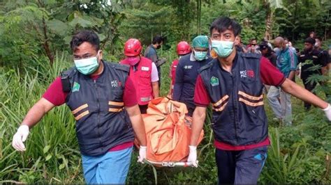 Pria Tanpa Identitas Tewas Mengapung Di Aliran Sungai Di Jalan Teluk