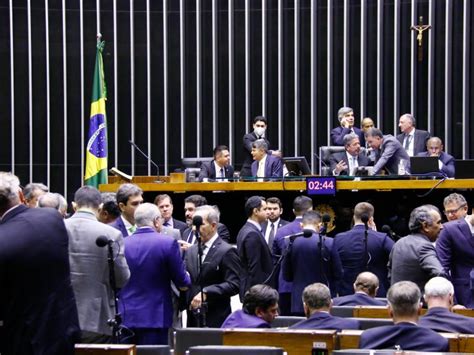 Brasil Sem Medo Câmara aprova requerimento de urgência do PL da Censura