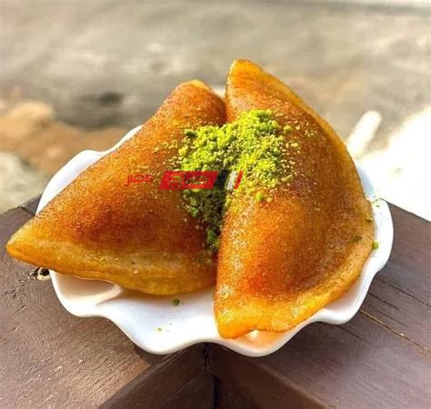 القطايف بـ 30 جنيه والجاهزة بـ 120 جنيه تعرف على أسعار حلويات شهر رمضان
