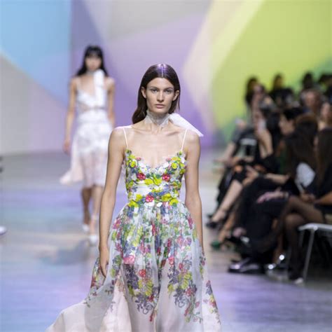 Modne Sukienki Na Lato Prosto Z Wybieg W Modivo Runway
