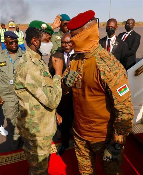 Coopération Burkina Mali Ibrahim Traoré et Assimi Goita en tête à tête