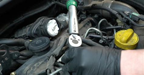 Comment changer bougie de préchauffage sur RENAULT Duster HM