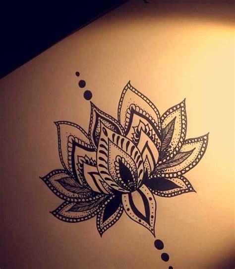 Tatuajes flor de loto Significado y mejores diseños