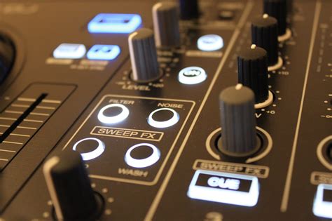 Test Denon DJ SC LIVE 4 Standalone DJ System AMAZONA De