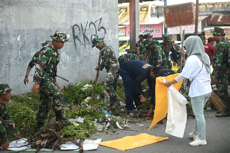Kodim 1403 Palopo Gelar Karya Bakti Pembersihan Pasar Sentral Masamba