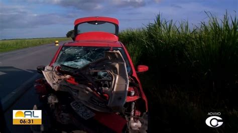 Carro fica destruído em acidente caminhão na BR 424 em Marechal