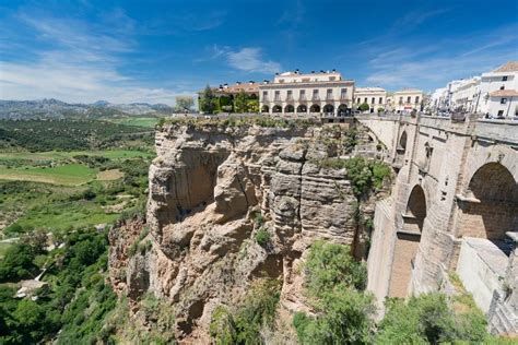Los Paradores De Turismo En Espa A Funcionar N Con Energ As
