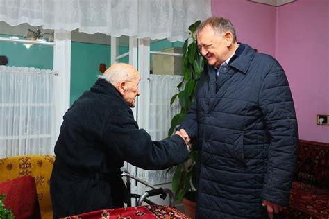 Primarul din Turda l a premiat pe cel mai longeviv veteran de război