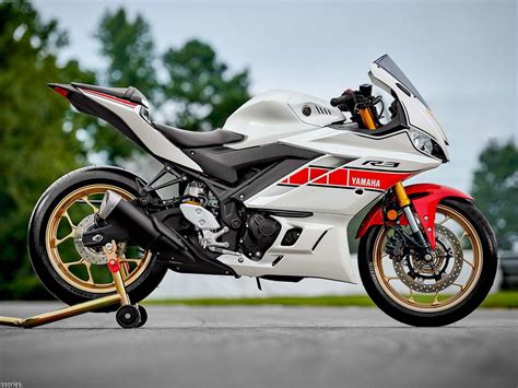 2022 Yamaha YZF R3 World GP 60th Anniversary First Look Motorcyclist