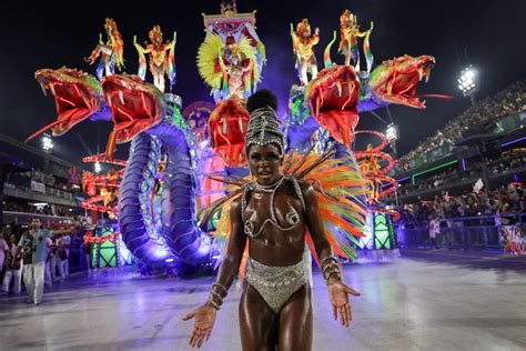 Nos 40 anos da Sapucaí Viradouro é campeã do carnaval do Rio