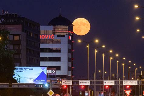 Foto Iza Ao Je Zadnji Supermjesec Ove Godine Pogledajte Fotke