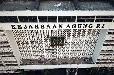 Kejagung Periksa Dua Mantan Dirut Krakatau Steel Dalam Kasus Dugaan