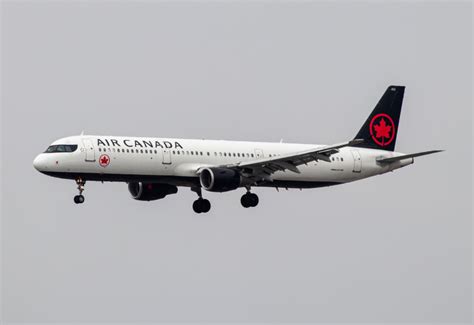 C GIUB Air Canada Airbus A321 200 By Peter Lam AeroXplorer Photo