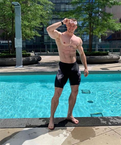 Pin De Steven Schlipstein En Fit Hombres Pies