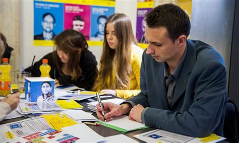 Już kilkaset listów napisali Warszawiacy Trwa Maraton Amnesty