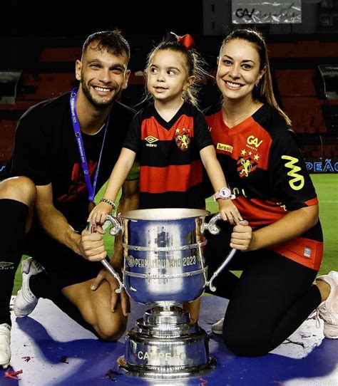De contrato renovado capitão do Sport cria raízes inspirado na filha