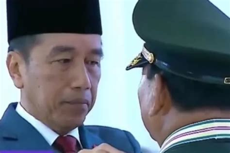 Jokowi Resmi Sematkan Pangkat Jenderal 4 Untuk Prabowo Sang Presiden