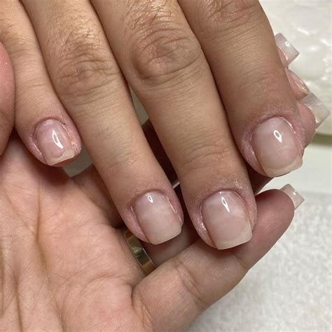 Banho de gel na unha natural Já falei dos benefícios dela aqui no feed