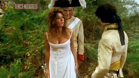 Nackte Mathilde Seigner in Madame Sans Gêne