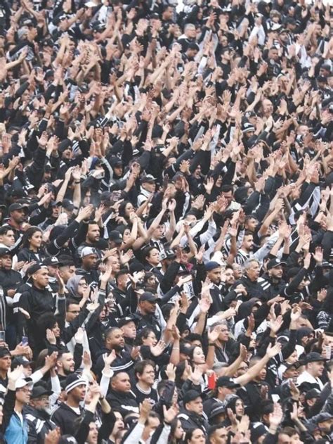Corinthians pode ser punido por cabeça de porco Veja regras Web