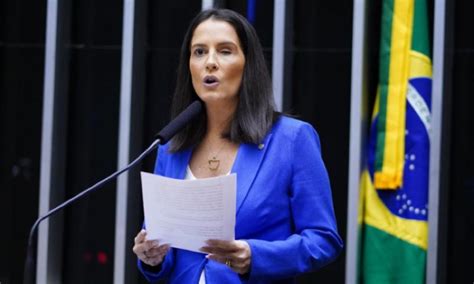 Deputada Amália Barros está internada em SP em estado grave e sob