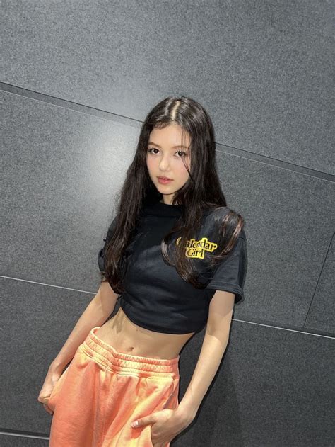 Newjeans Pics On Twitter In 2022 Kpop Girls Girl Kpop Girl Groups