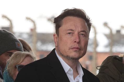 Musk dice que el primer paciente de Neuralink puede usar un ratón de