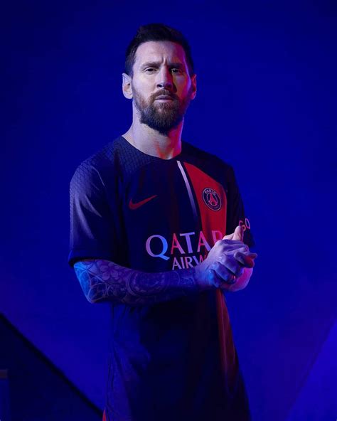 Maillot PSG le maillot 2023 2024 à domicile dévoilé par Nike