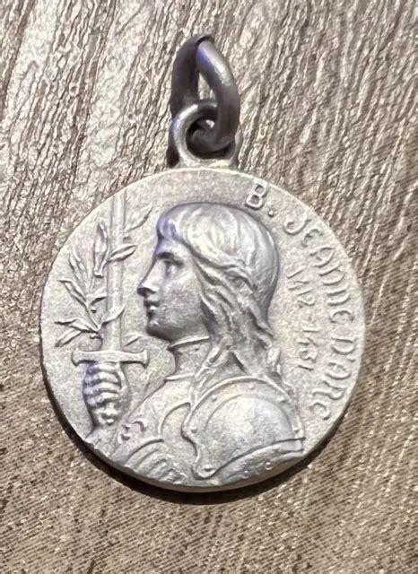 M Daille Religieuse Ancienne Jeanne Darc Saint Michel Metal
