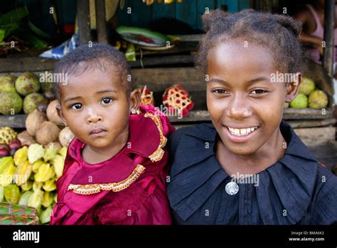 Jeunes filles malgaches Banque de photographies et dimages à haute