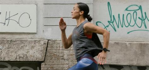 Cómo crear tu propia rutina HIIT de media hora para hacer en casa