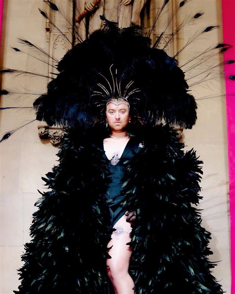 Jão fan account on Twitter RT siteptbr Sam Smith está sofrendo