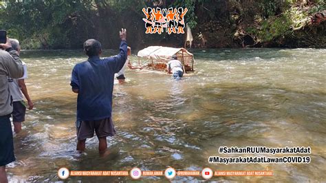 Aliansi Masyarakat Adat Nusantara Aman Ritual Adat Tolak Bala Suku