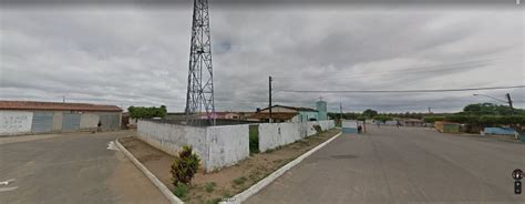 Homem sobe e ameaça se jogar de torre de telefonia de 30 metros em