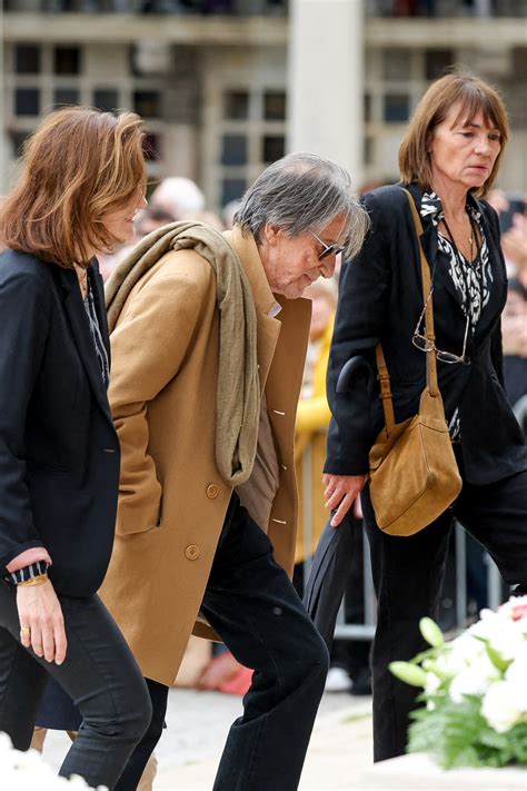 Photo Jacques Dutronc était épaulé par sa compagne Sylvie Duval et