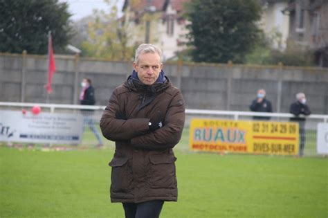 Ligue 2 Le SM Caen dément des contacts avec Bruno Irles aucun coach