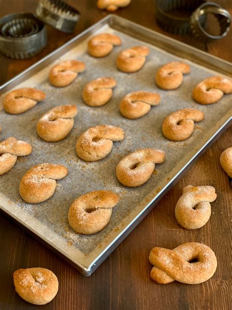 TARALLI DOLCI INTEGRALI AL VINO BIANCO DOLCEMENTE CON MAGDA