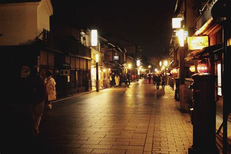 京都の風情感じられる祇園の夜を散歩しよう かみやんブログ