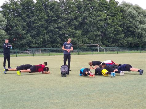 Actualité Reprise de l entraînement pour les u14 u15 club Football