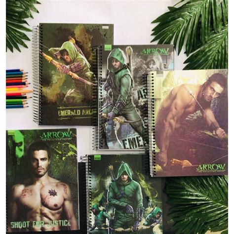 CADERNO ESPIRAL ARROW ARQUEIRO VERDE CAPA DURA GRANDE 200 FOLHAS 10