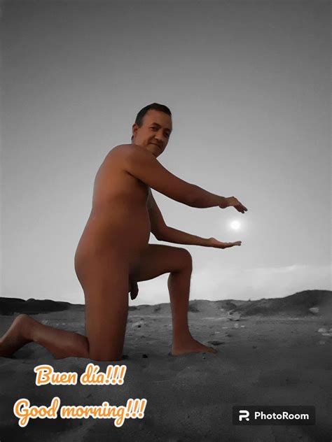 Carlos on Twitter Que tengan un excelente sábado mis amigos nudistas