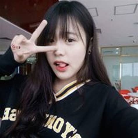 Stream Lê Ngọc Thùy Dung music Listen to songs albums playlists for