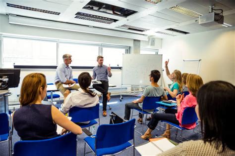 Solicitar Becas y ayudas para aprender idiomas Inmersión lingüística