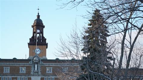 Finances Du C Gep De Rimouski On Marche Sur Des Ufs Dit L