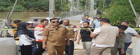 Keseriusan Bupati Terkait Perbaikan Jembatan Gantung Peboun Berbuah