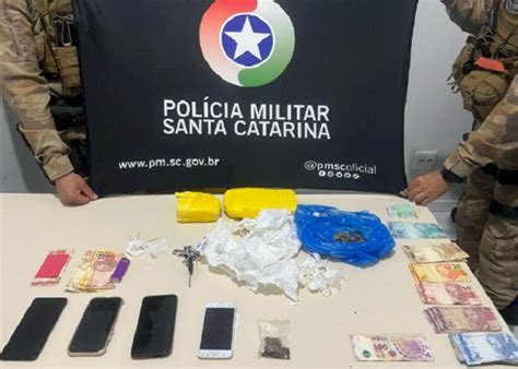 PM apreende cerca de dois quilos de cocaína e prende três pessoas SA